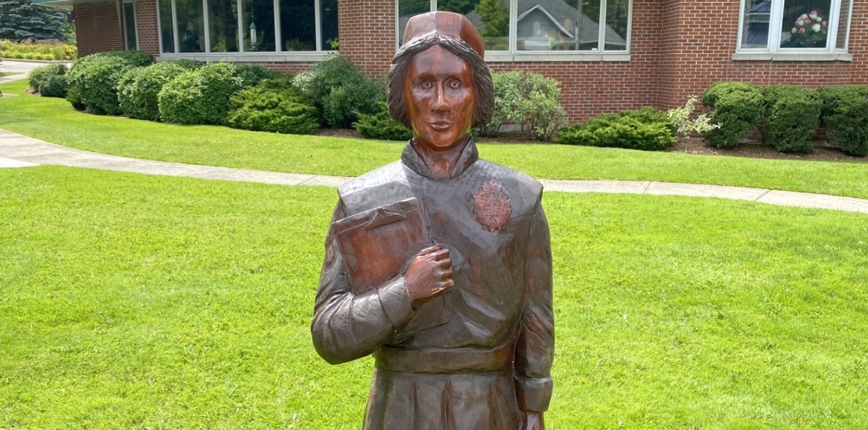 Orangeville’s newest tree sculpture pays tribute to local IODE - Town ...